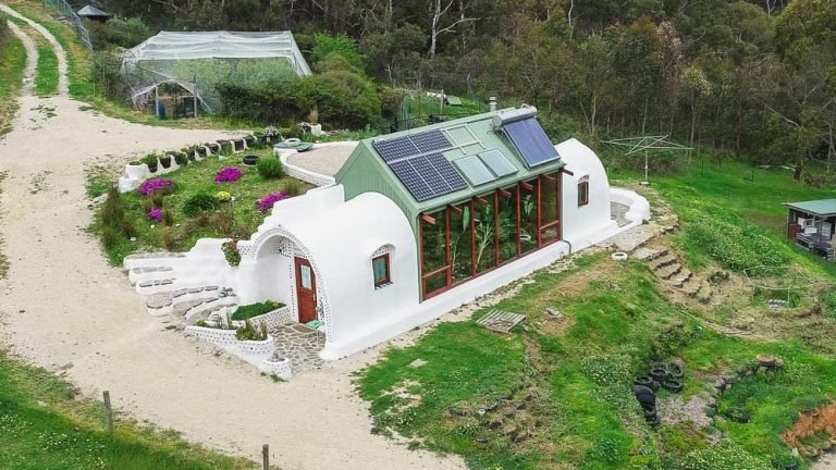 EARTHSHIP IRONBANK: Esta bonita casa se convirtió en la primera ...